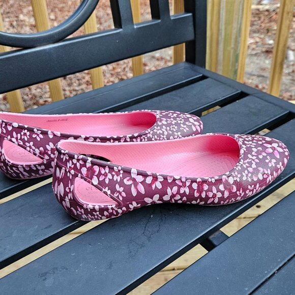CROCS | Shoes | Crocs Laura Purple Pink Flower Graphic Ballet Comfort ...